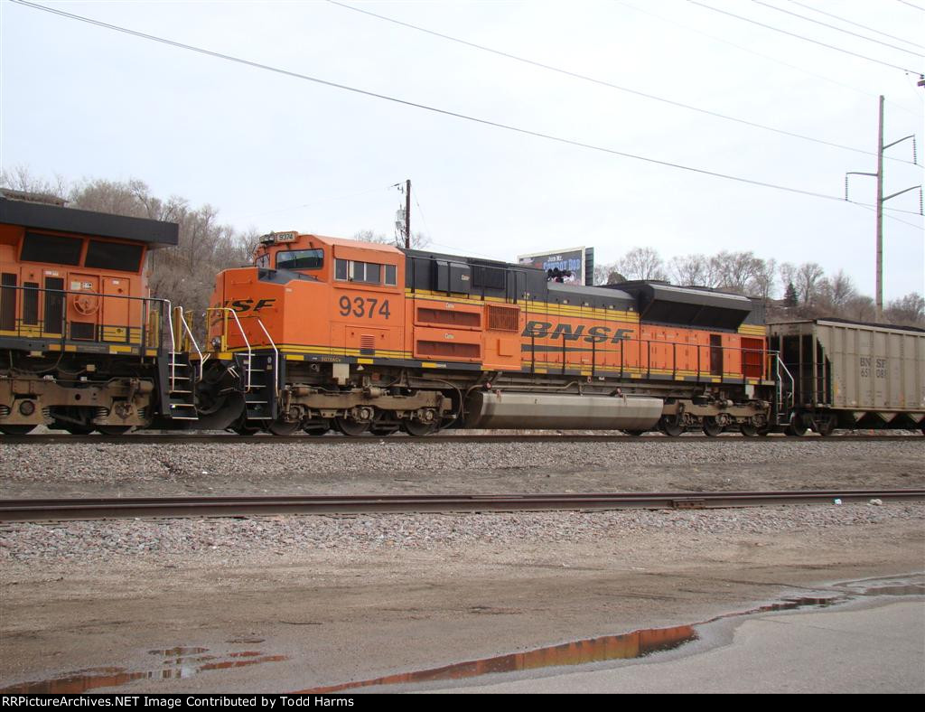 BNSF 9374